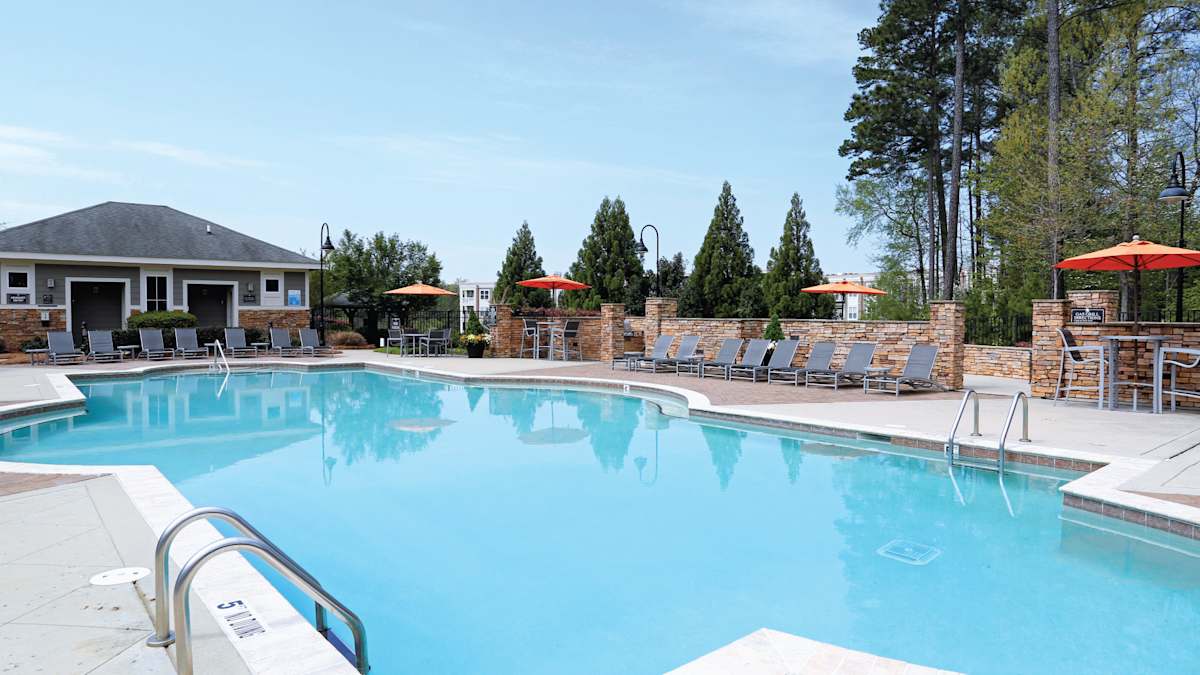 Property details for Weston Lakeside Apartments from Stoltz Management