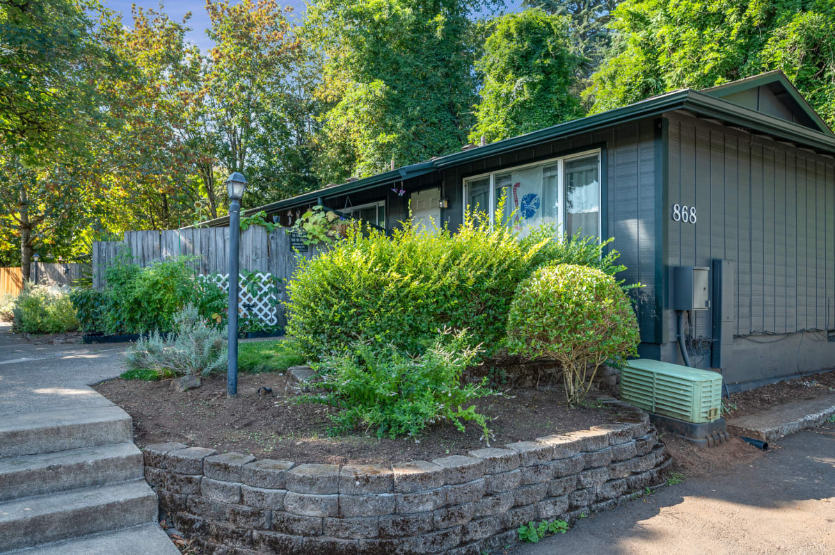 Photos and Video of Pinewood Terrace in Salem, OR