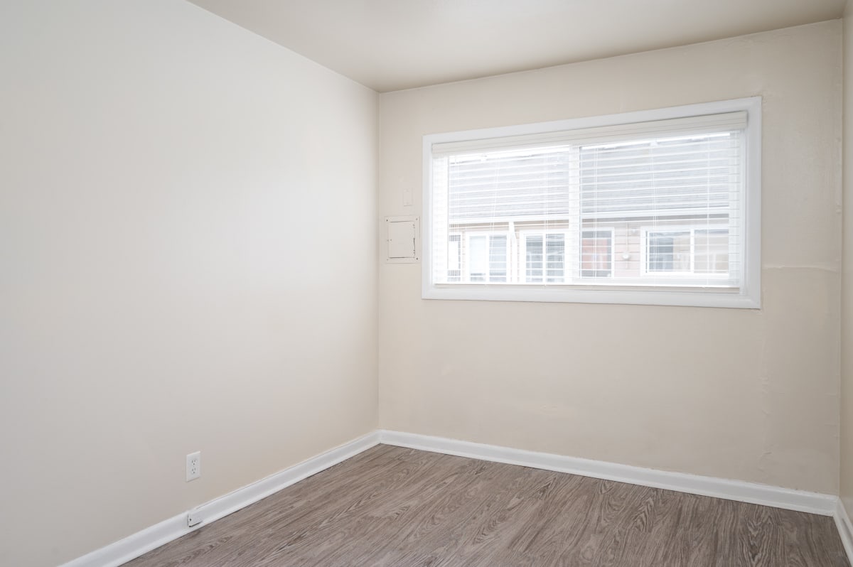 Photos and Video of Clinton Court in Portland, OR
