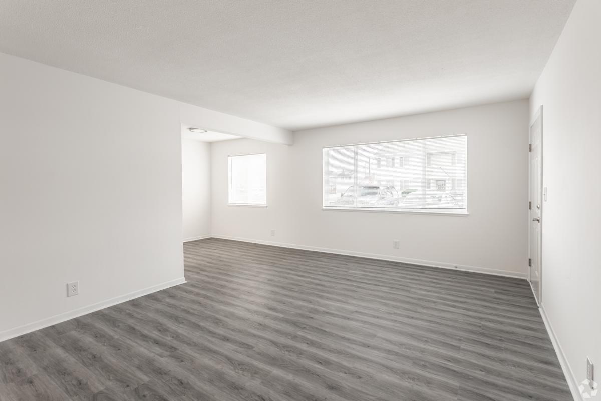 Photos and Video of Mercury West Apartments in Hampton, VA