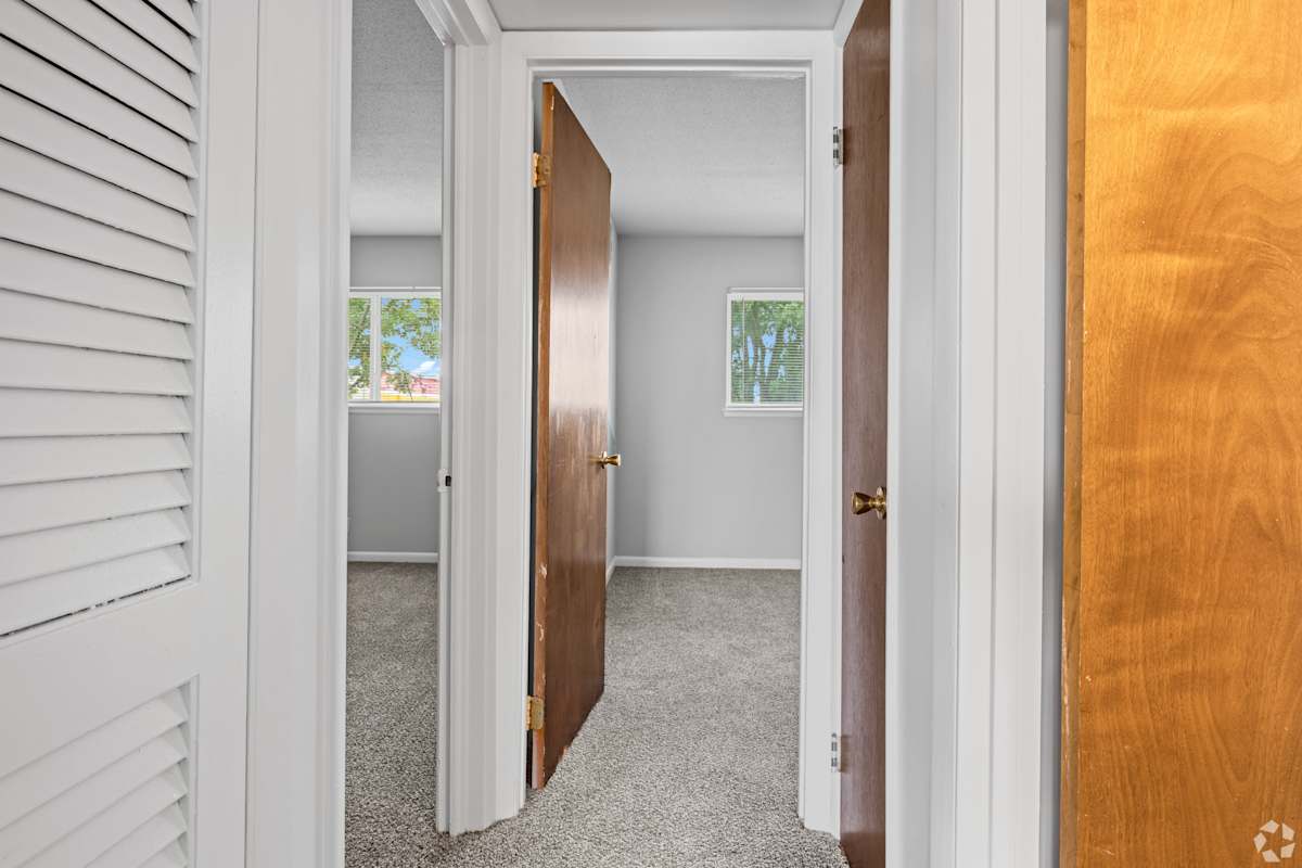 Photos and Video of Mercury West Apartments in Hampton, VA