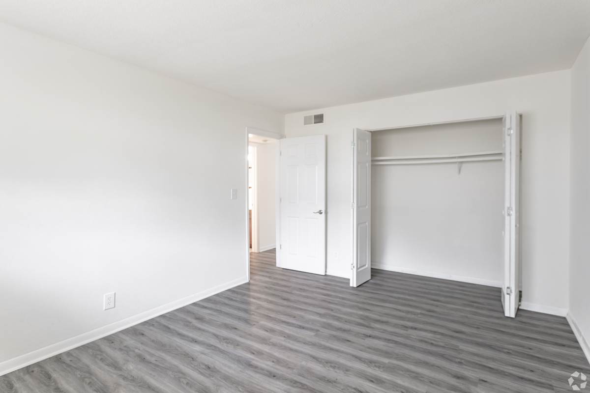 Photos and Video of Mercury West Apartments in Hampton, VA