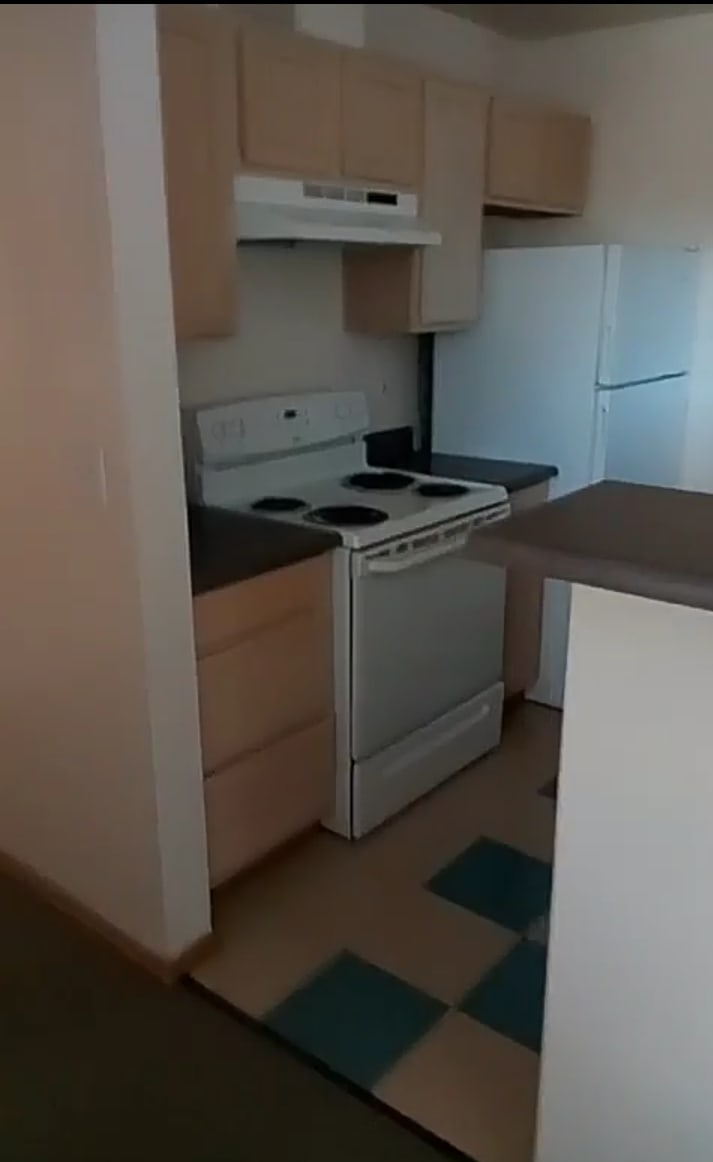 Photos and Video of Mercer Court Apartments in Seattle, WA