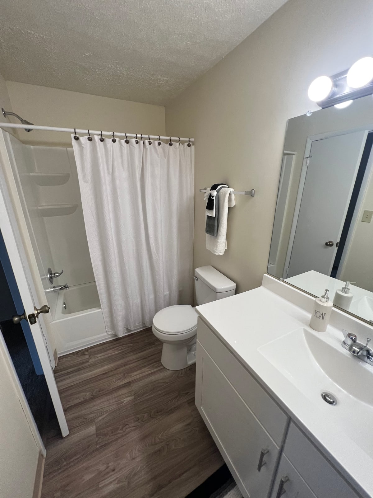 Apartments for Rent in Robinson, PA | Chestnut Ridge