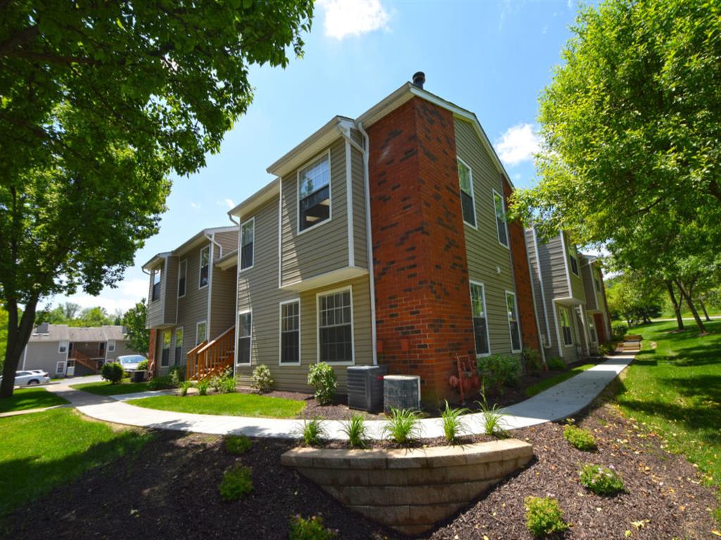 Apartments for Rent in Robinson, PA | Chestnut Ridge