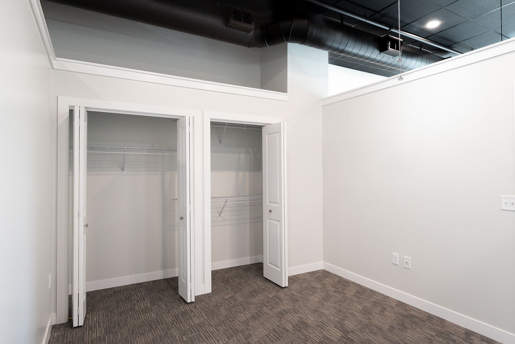 Photo Gallery | Shriver Square Apartments Sioux Falls, SD
