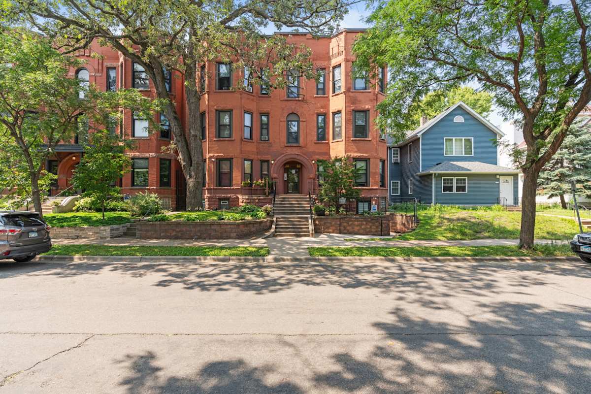 Photos and Video of Elliot Park Apartments in Minneapolis, MN
