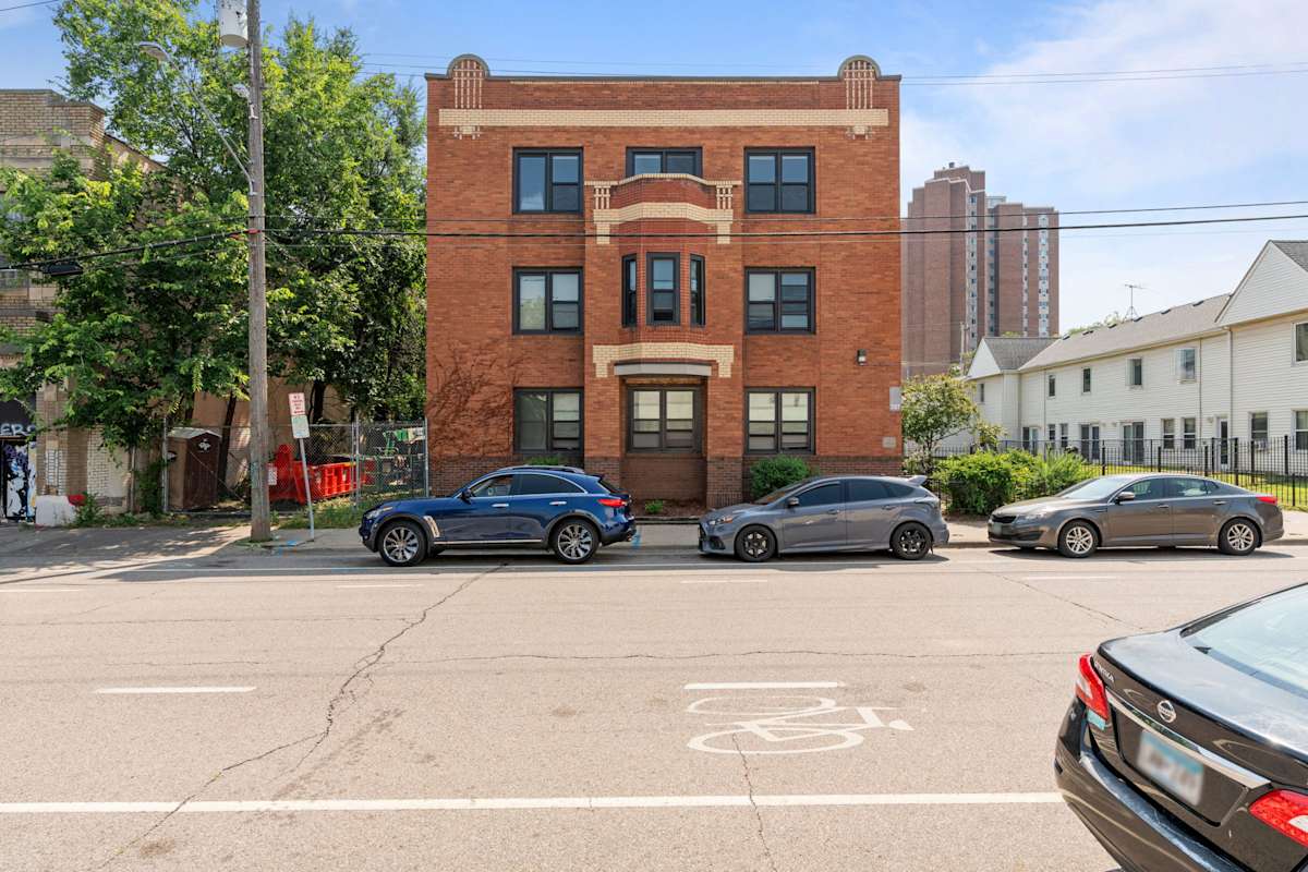 Photos and Video of Elliot Park Apartments in Minneapolis, MN