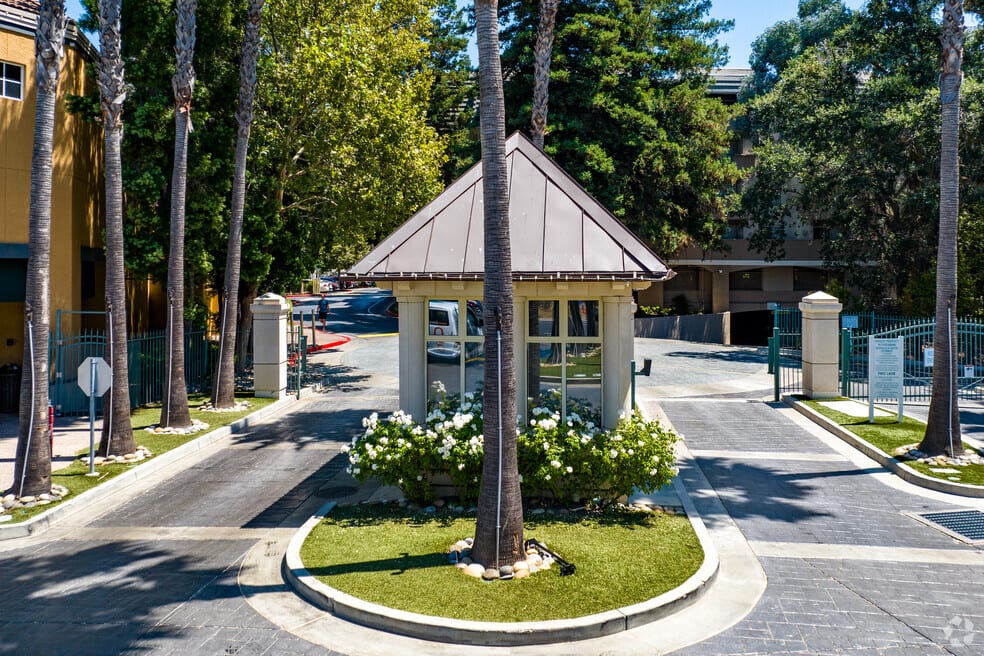 Photos and Video of Park Regency Apartments in Walnut Creek, CA