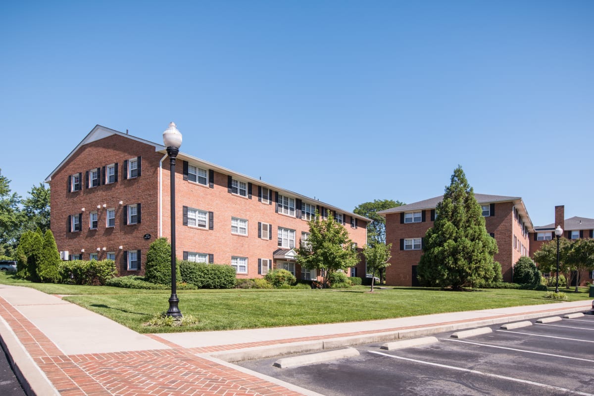 Best Apartment Rentals in National Landing Arlington VA | Photos