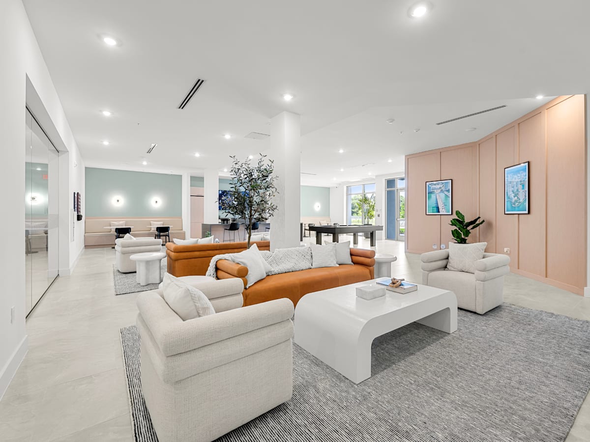 Photos of Vista Sur Luxury Apartments | Homestead, FL