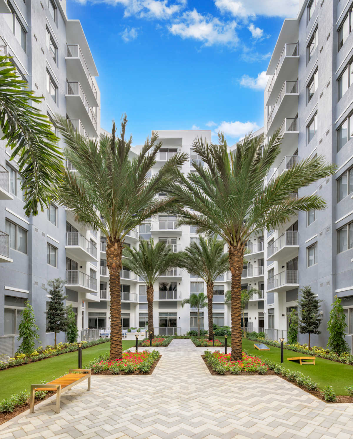 Gallery | The Marc Palm Beach Gardens Apts
