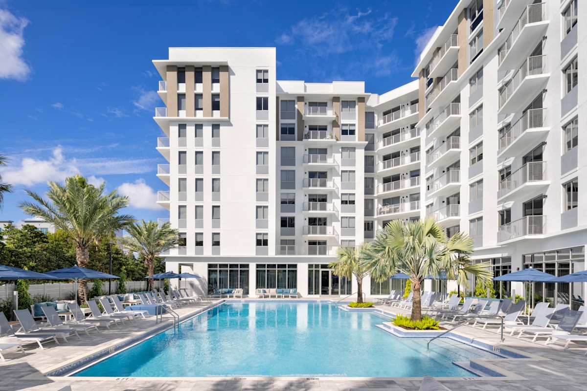 Gallery | The Marc Palm Beach Gardens Apts