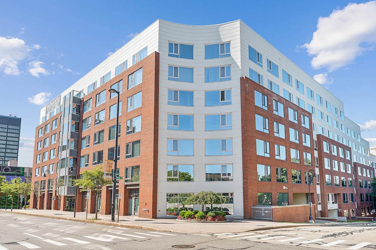 Manchester Apartments | Residences at Manchester Place Apartments