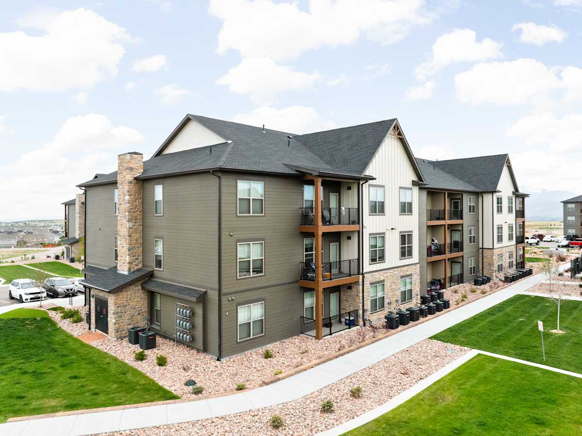 Apartments in Colorado Springs CO | Apex Apartments