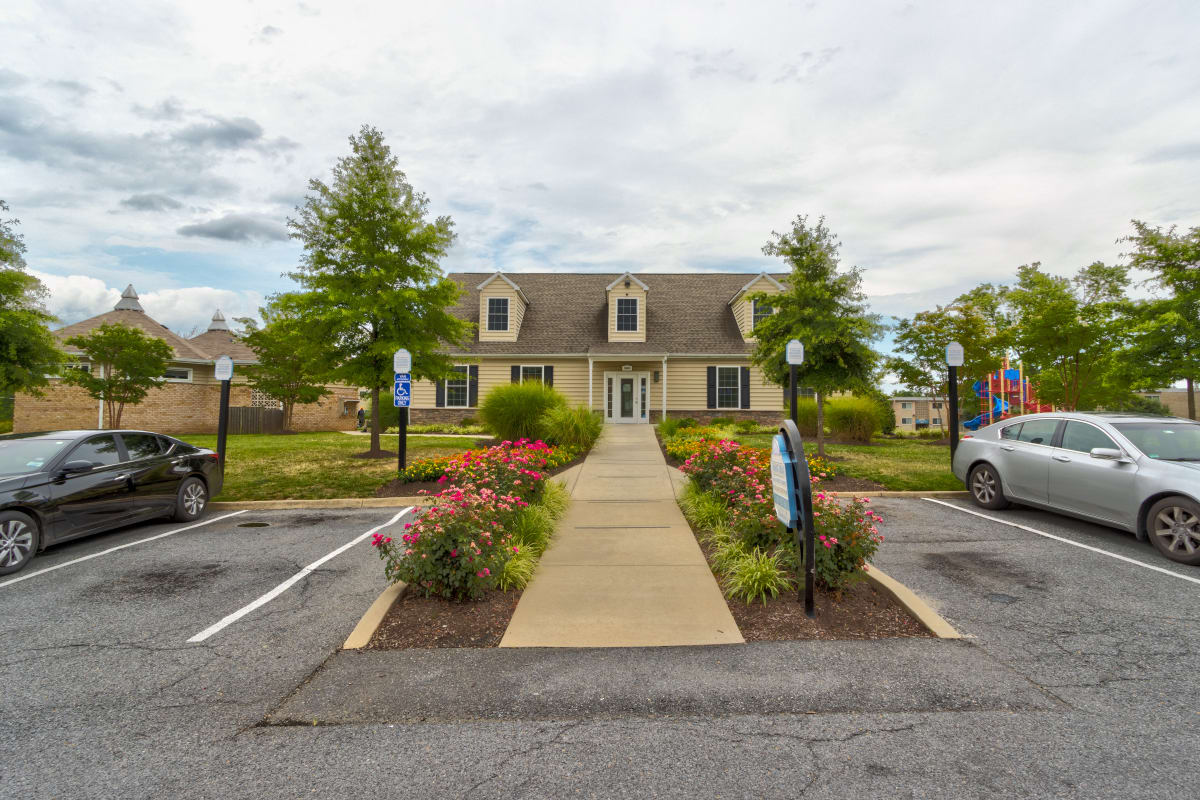 Suitland, MD Apartments for Rent | Andrews Ridge