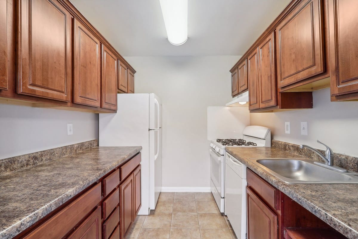 Suitland, MD Apartments for Rent | Andrews Ridge