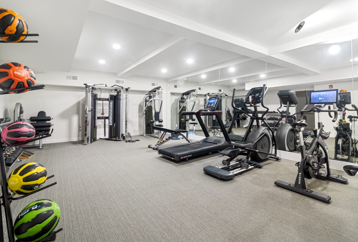 Photos and Video of 504 Glenbrook in Stamford, CT