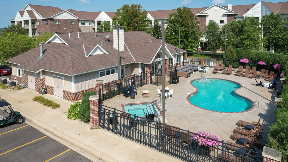 Photos and Video of Quarry Ridge Apartments in Rochester, MN