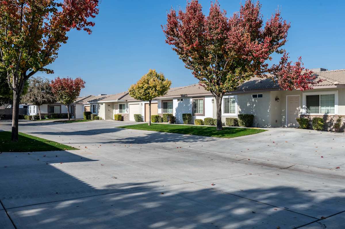 Bakersfield Townhomes for Rent | Tyner Ranch Townhomes