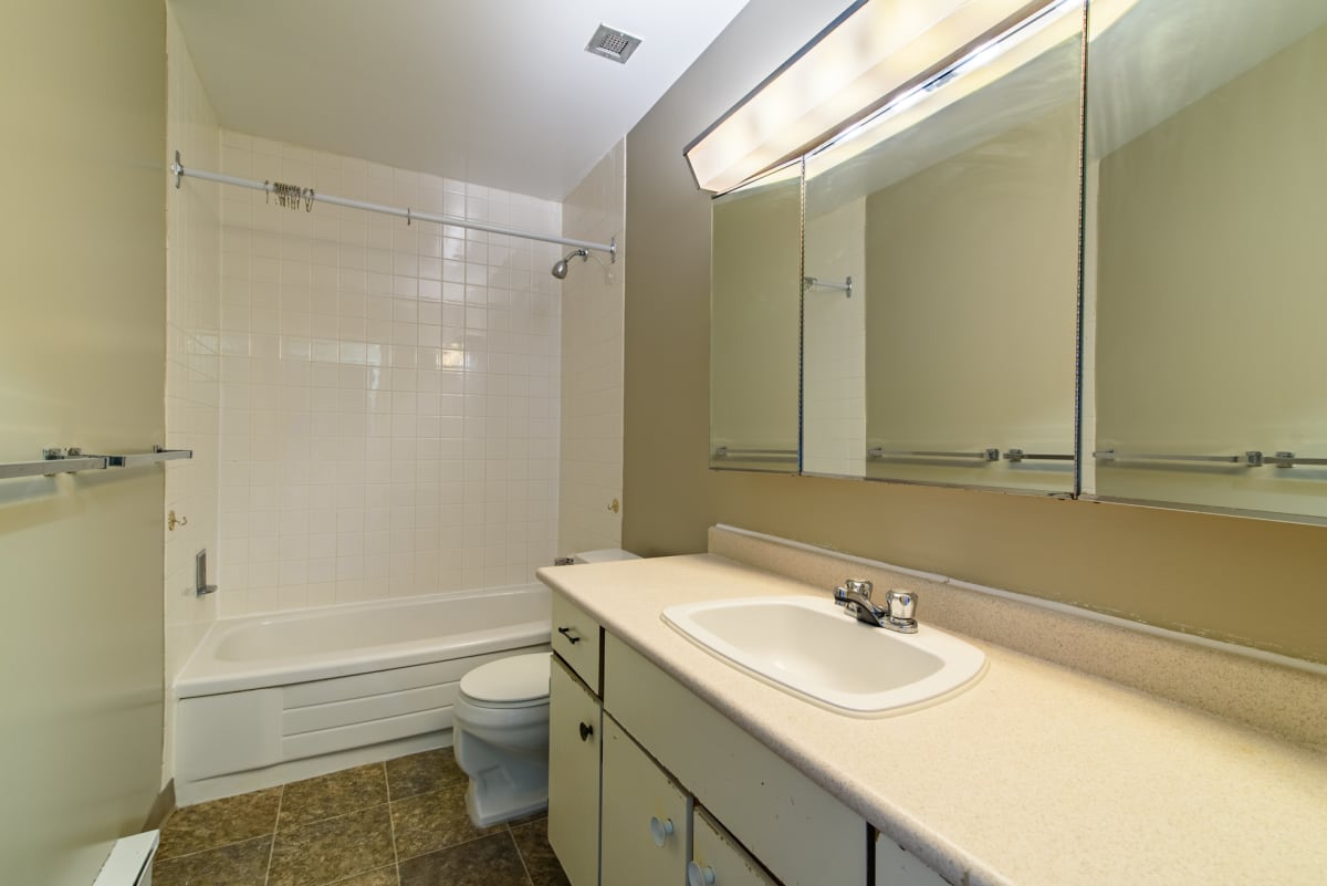 Photos and Video of Moray Village Phase II in Winnipeg, MB