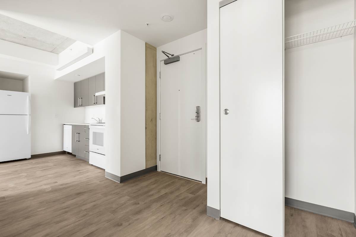 Photos and Video of Alder 9 in Portland, OR