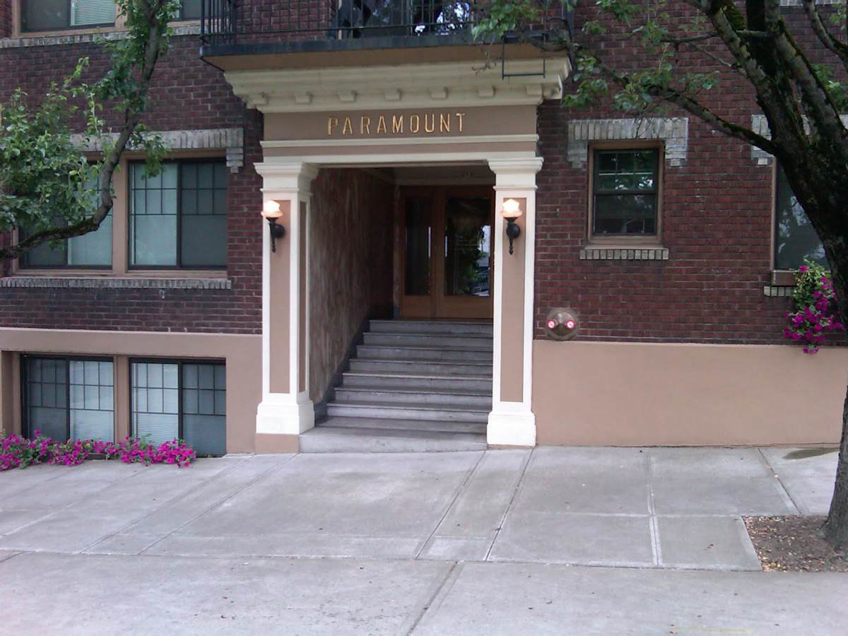 Photos and Video of Paramount Apartments in Portland, OR