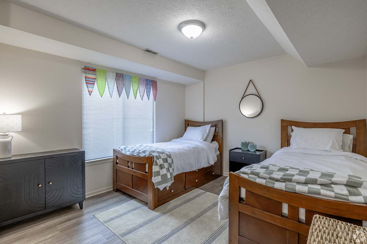 Photos and Video of CASCADE RIDGE APARTMENTS in Jackson, MI