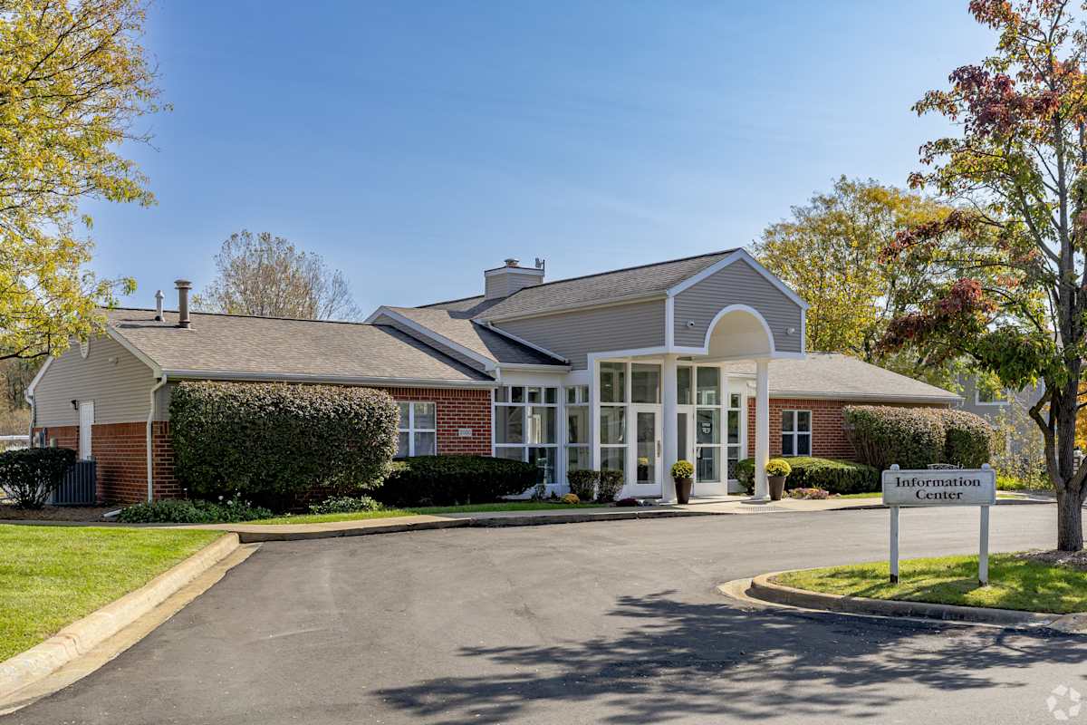 Photos and Video of CASCADE RIDGE APARTMENTS in Jackson, MI