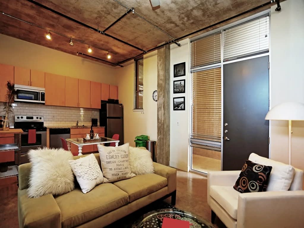 Apartments for Rent in Downtown San Antonio | 1221 Broadway