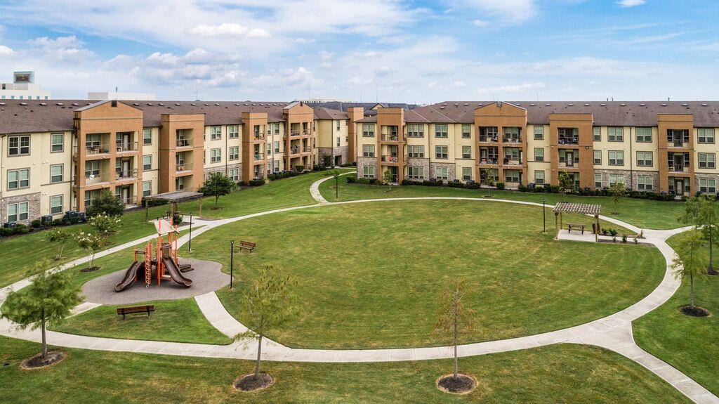 Apartments for Rent in Pearland, TX | Retreat at Shadow Creek Ranch