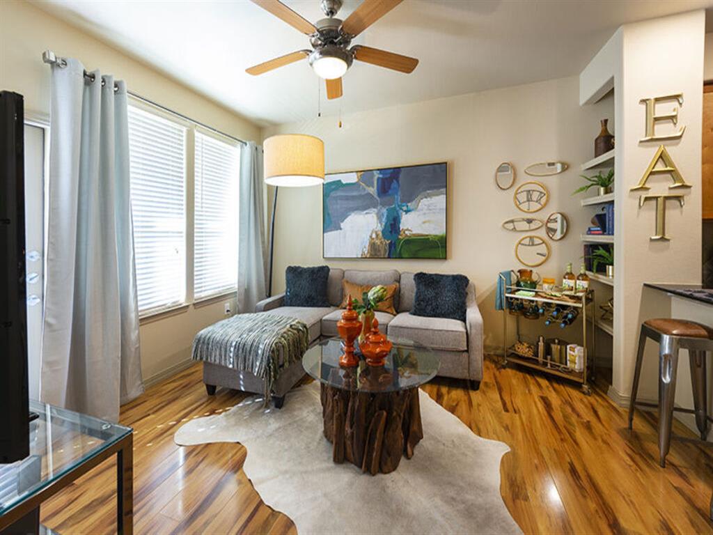 Apartments for Rent in Pearland, TX | Retreat at Shadow Creek Ranch