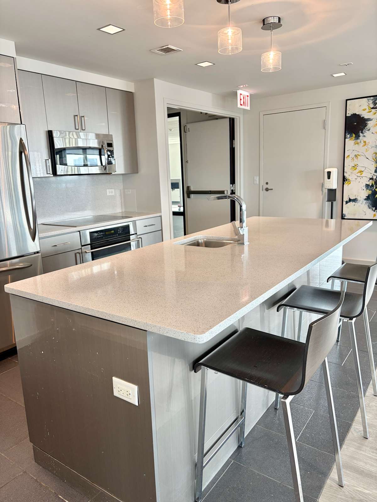 West77 Apartments in Chicago, IL | Property Details