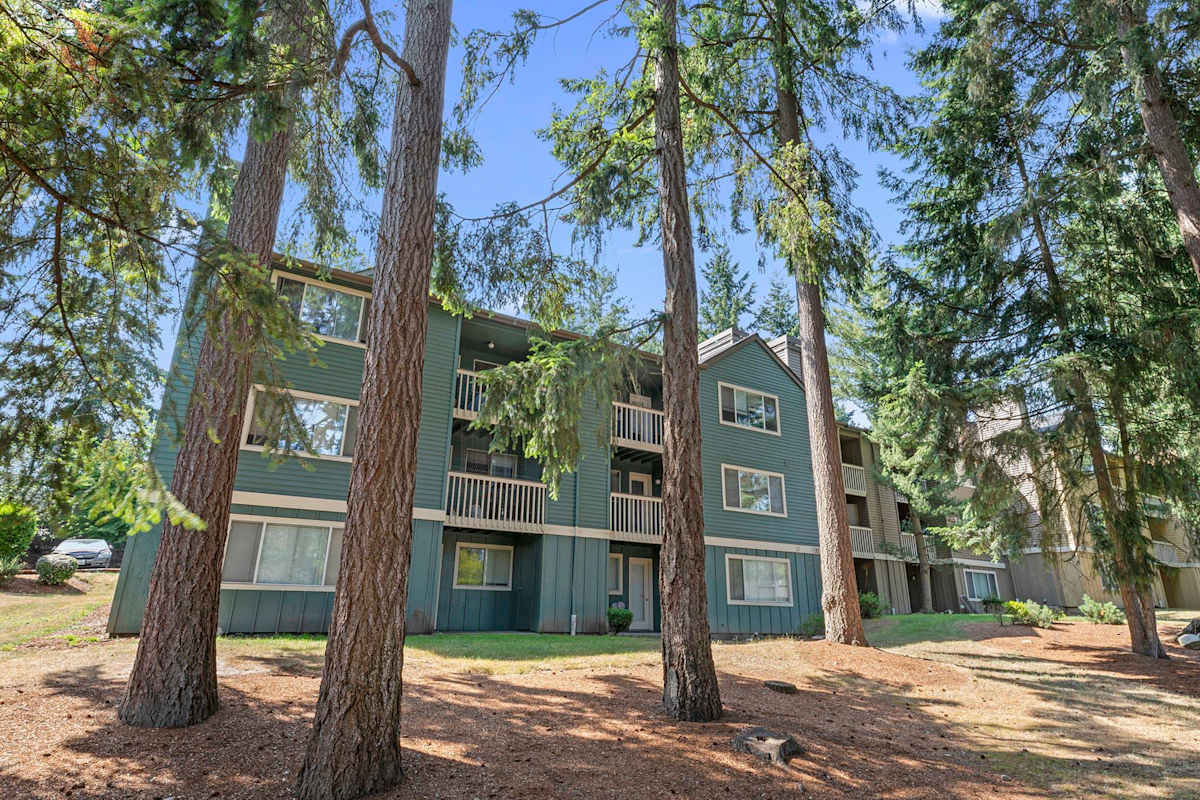 Photos and Video of Encore Apartment Homes in Federal Way, WA
