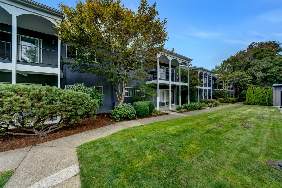 Photos and Video of Sunset Station Apartments in Portland, OR