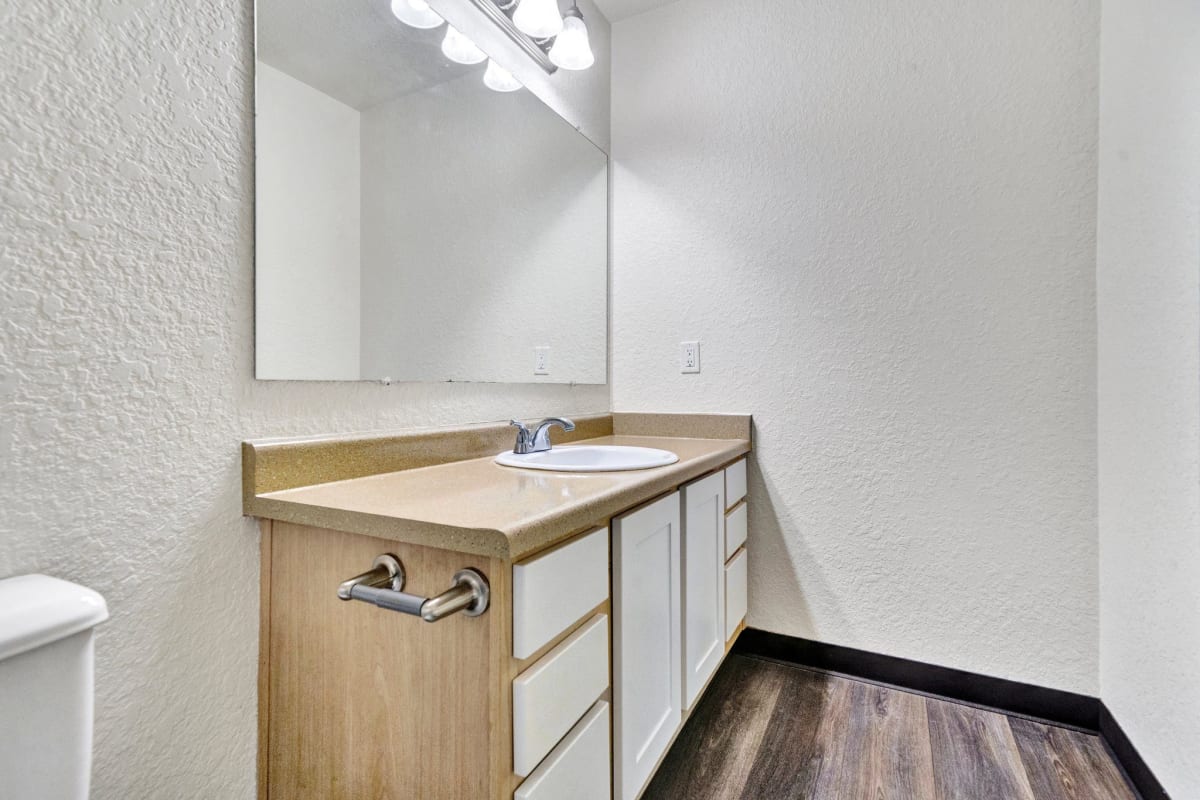 Photos and Video of Hampton Ridge Apartments in Tigard, OR