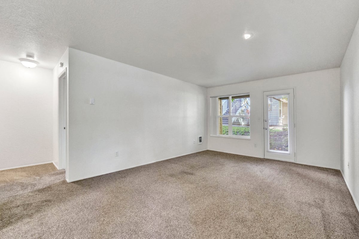 Photo Gallery of Hampton Ridge Apartments in Tigard Oregon