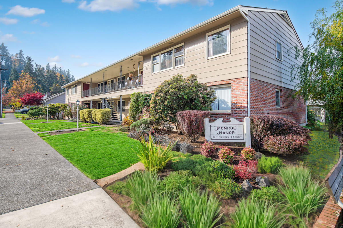 Monroe Manor Apartments in Oregon City, OR Photo Gallery