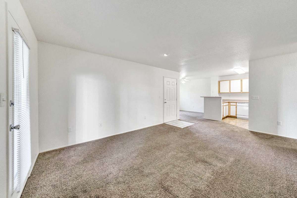 Photo Gallery of Hampton Ridge Apartments in Tigard Oregon