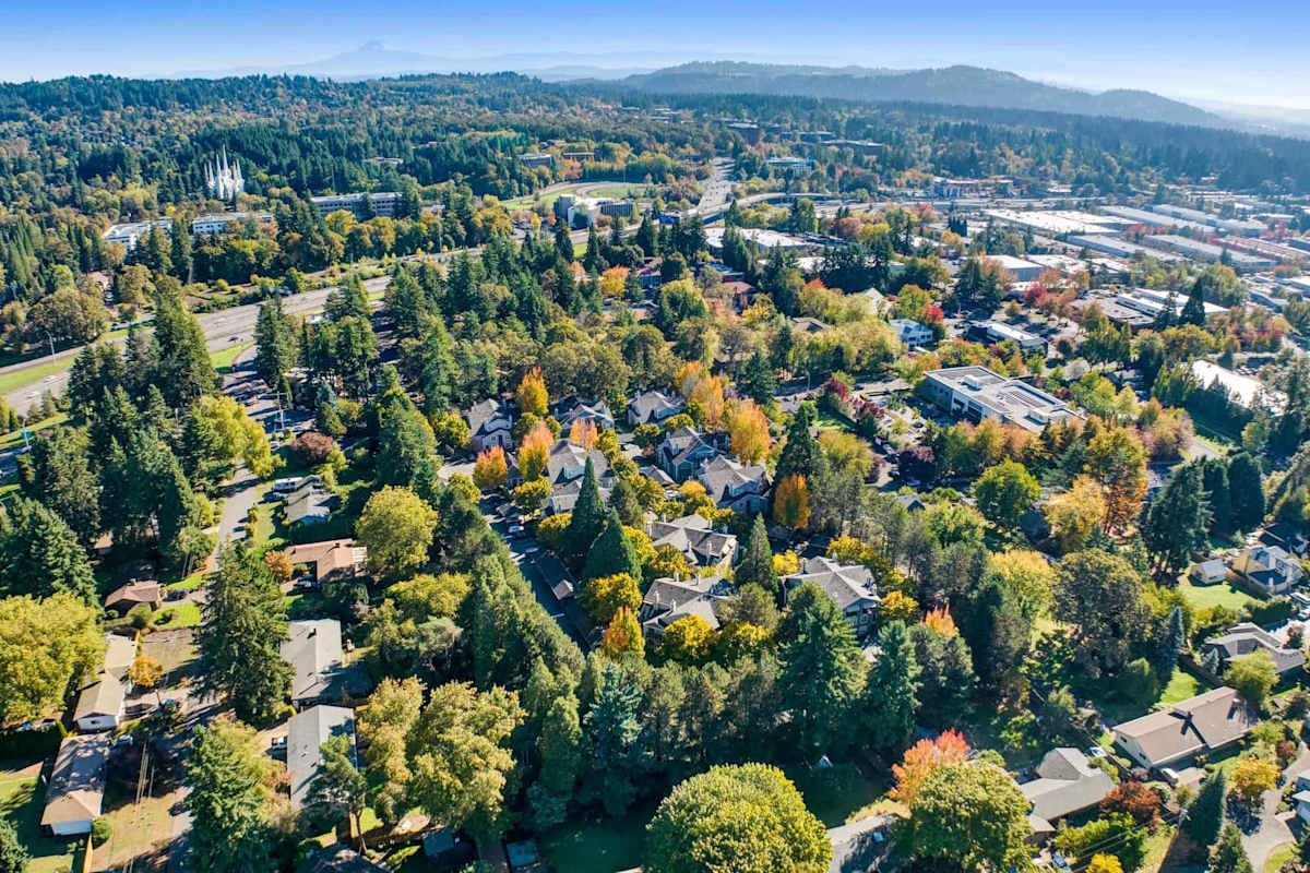 Photo Gallery of Hampton Ridge Apartments in Tigard Oregon
