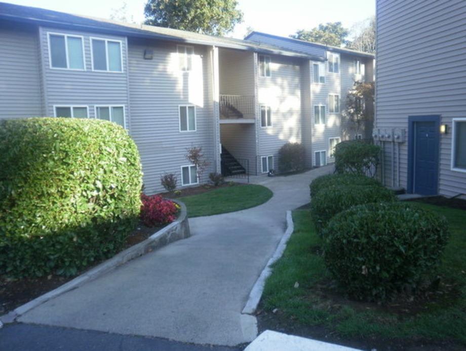 Photos and Video of Quail Ridge Apartments in Portland, OR