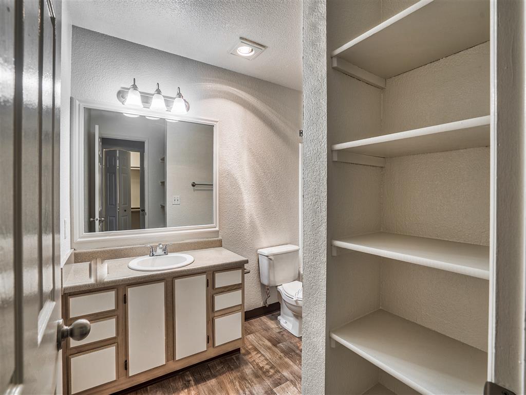 Photos and Video of Hampton Ridge Apartments in Tigard, OR