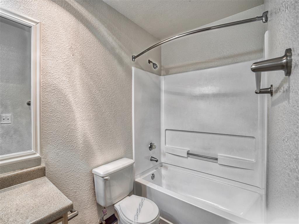 Photos and Video of Hampton Ridge Apartments in Tigard, OR