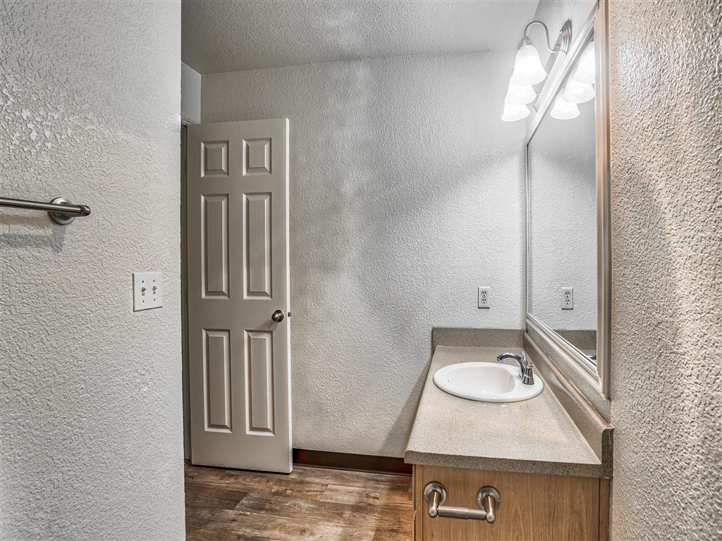 Photos and Video of Hampton Ridge Apartments in Tigard, OR