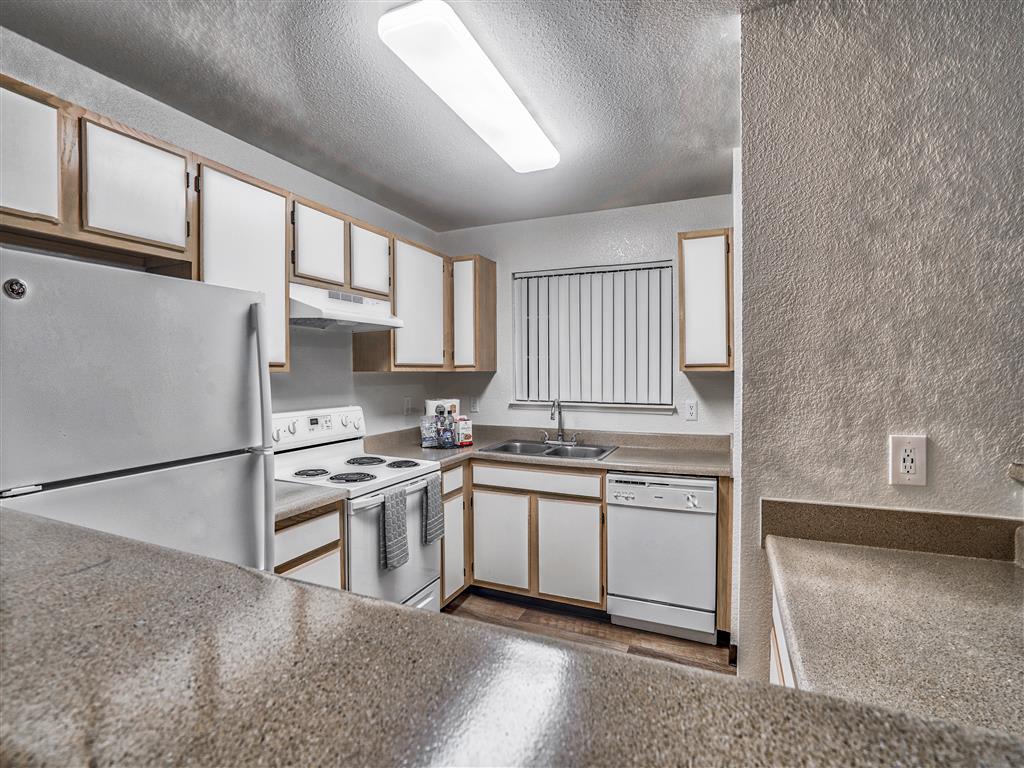 Photos and Video of Hampton Ridge Apartments in Tigard, OR