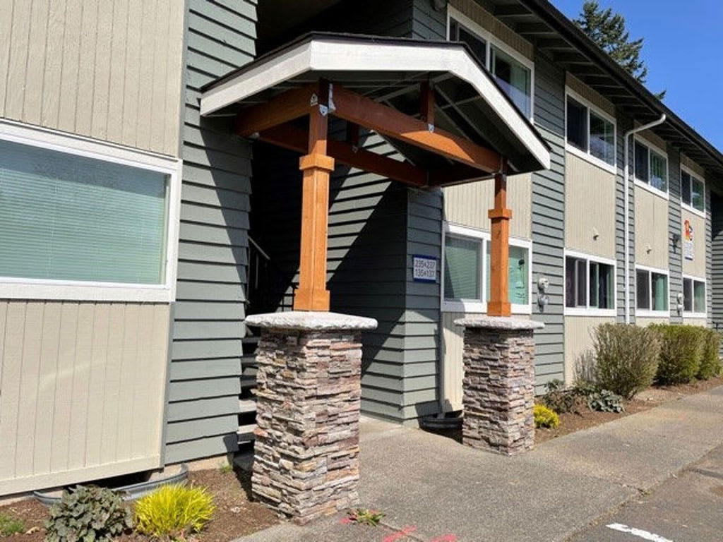 See the Photo Gallery of Royal Greens Apartments in Gresham Oregon