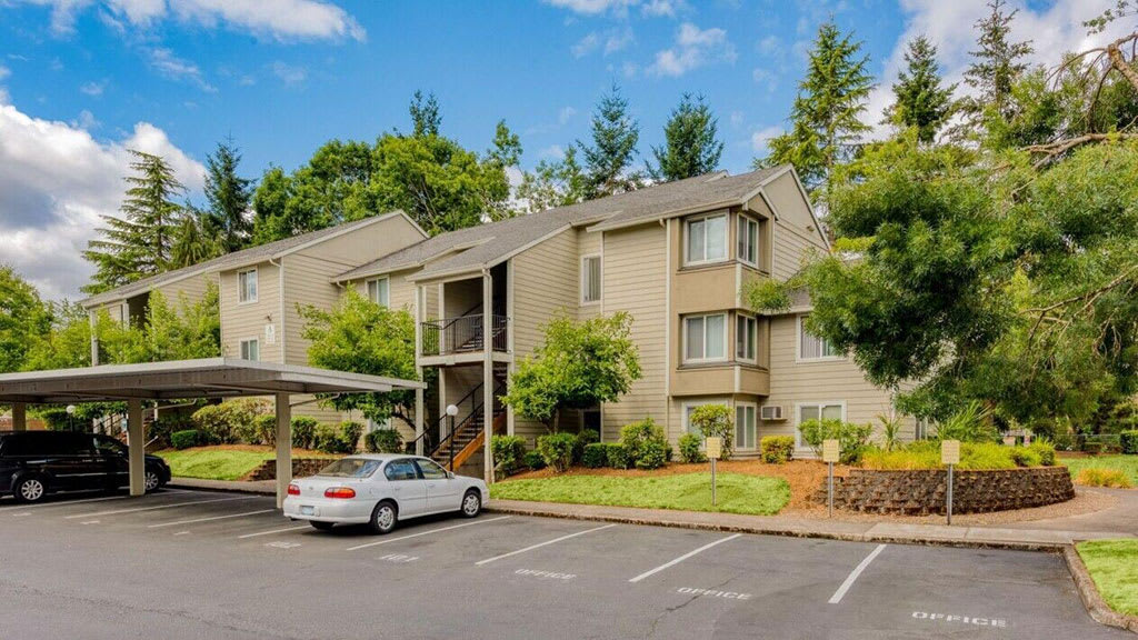 Photos and Video of Willamette Falls Court Apartments in Oregon City, OR