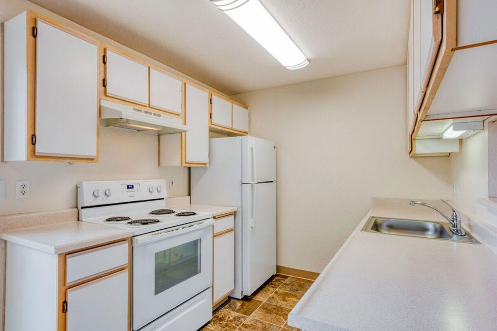 Photos and Video of Willamette Falls Court Apartments in Oregon City, OR