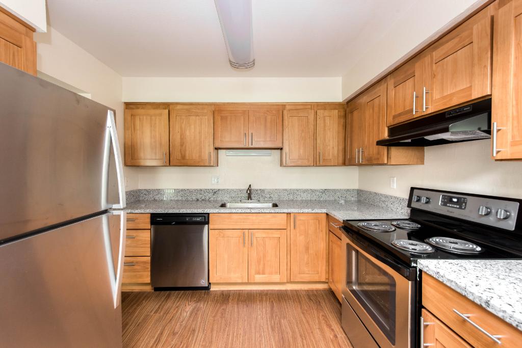 See the Photo Gallery of Royal Greens Apartments in Gresham Oregon
