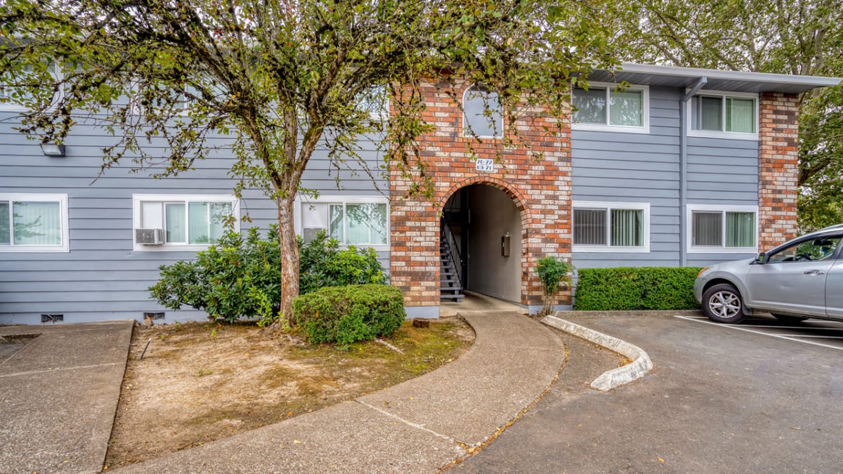 Photos and Video of Stafford Court Apartments in Aloha, OR